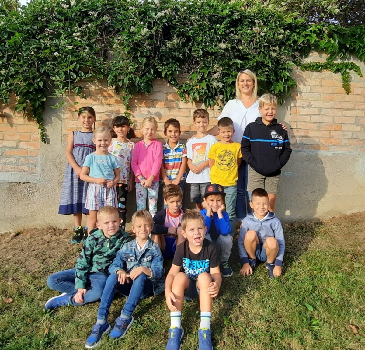 Klassenfoto der 1b | Die Volksschule Forchtenstein stellt sich vor